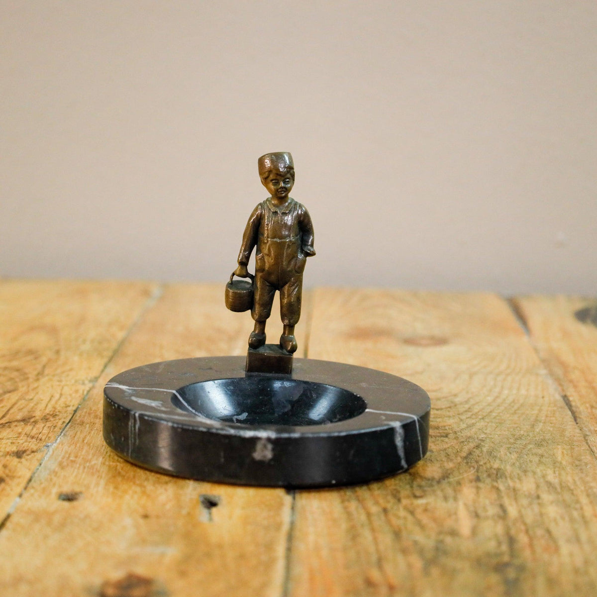 Bronze Emil Beck, boy